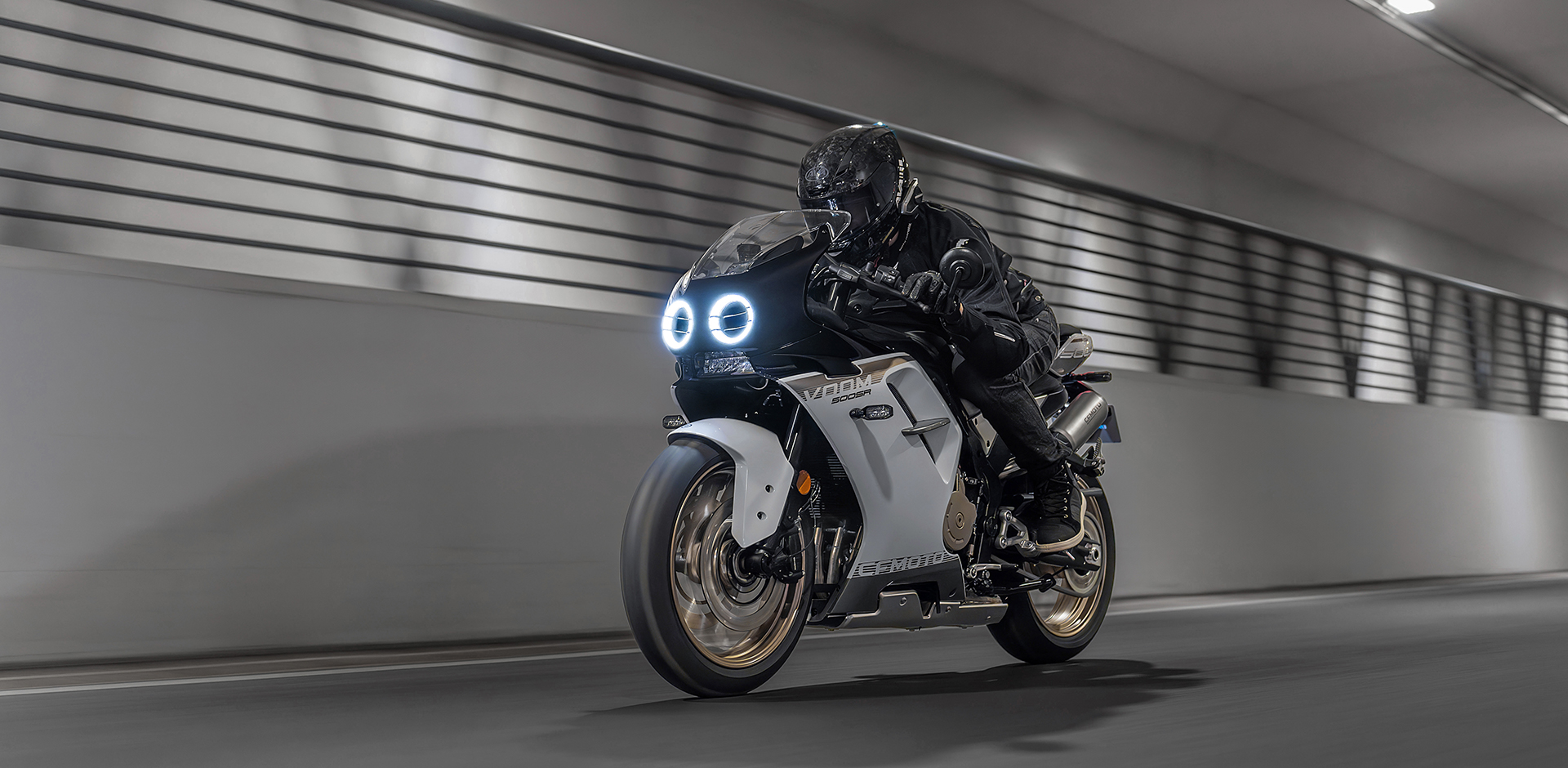 【ニューモデル】CFMOTO 500SR VOOM【2眼4気筒】│みんなのバイクブログ